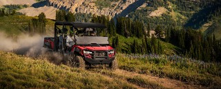 800SX Crew Side By Side - TRACKER Off Road