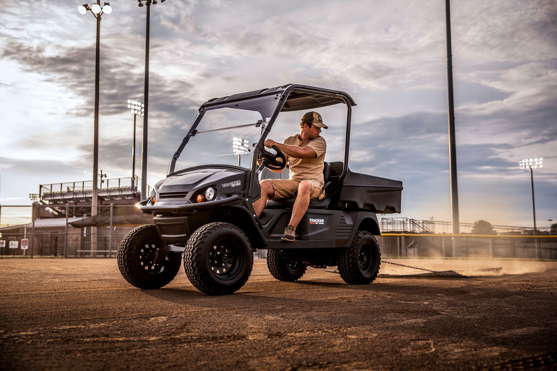 OX400 Side By Side - TRACKER Off Road