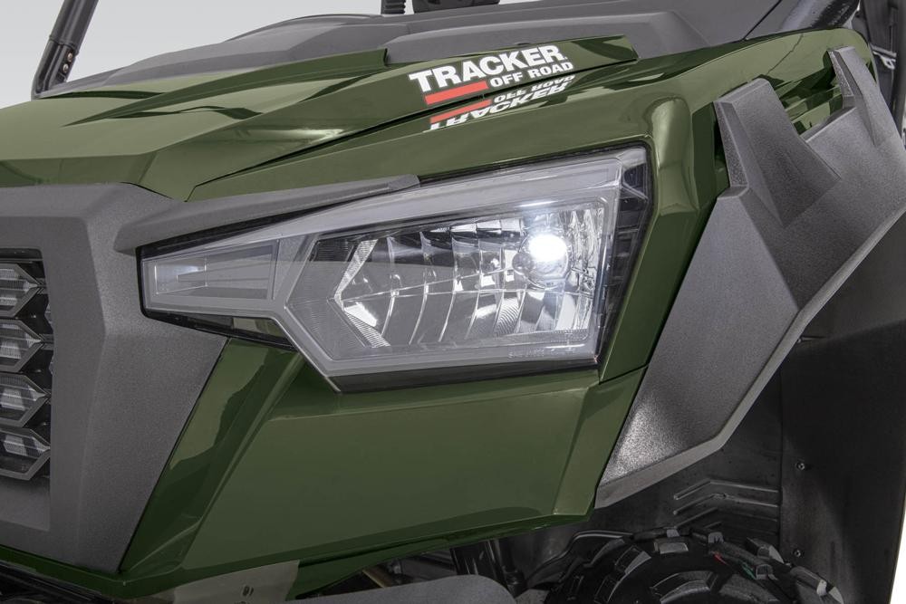 800SX Crew Side By Side - TRACKER Off Road