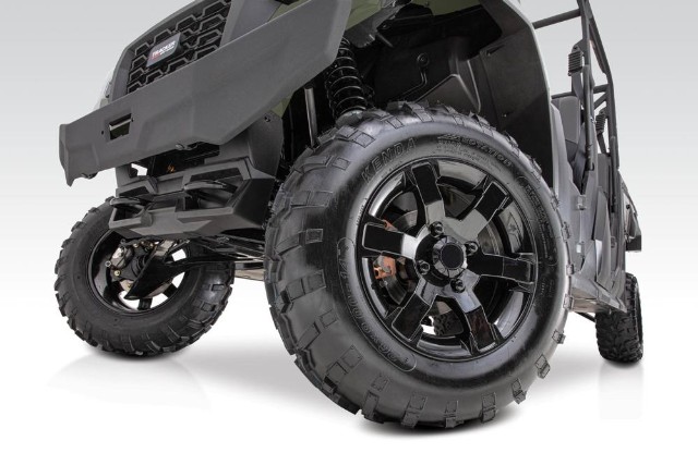 800SX Crew Side By Side - TRACKER Off Road